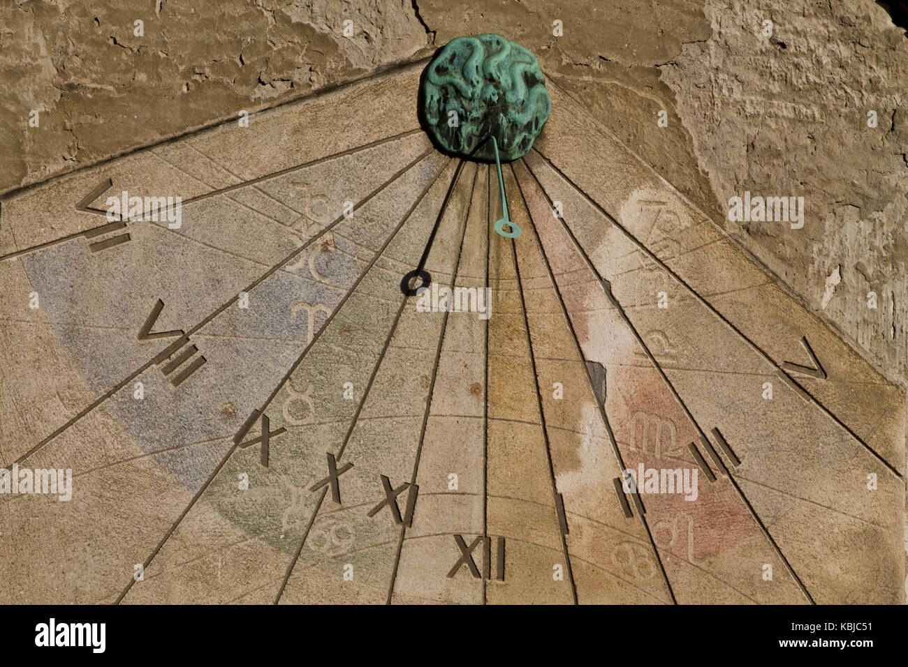 Sun clock -Fotos und -Bildmaterial in hoher Auflösung – Alamy