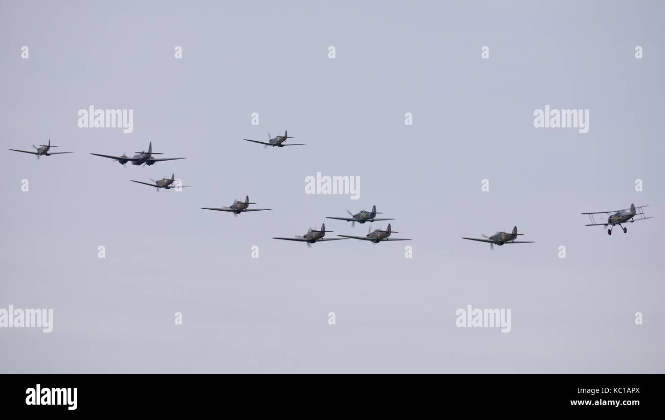 3 Bristol Blenheim, Supermarine Spitfires, 5 Hawker Hurricanes und ein ...