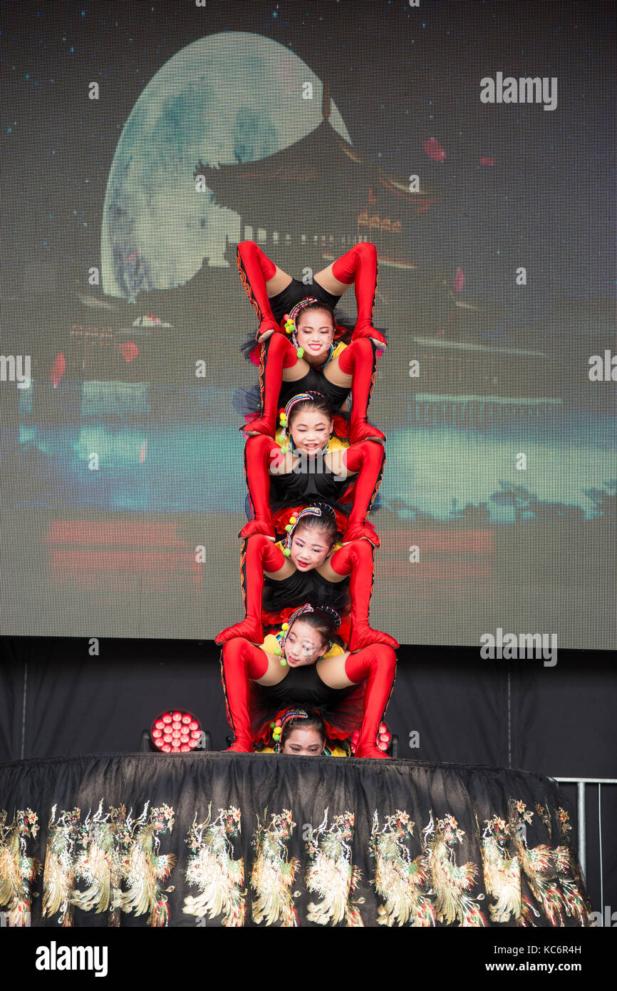 Chinese Contortion Show auf dem China Festival 2017 in Köln ...