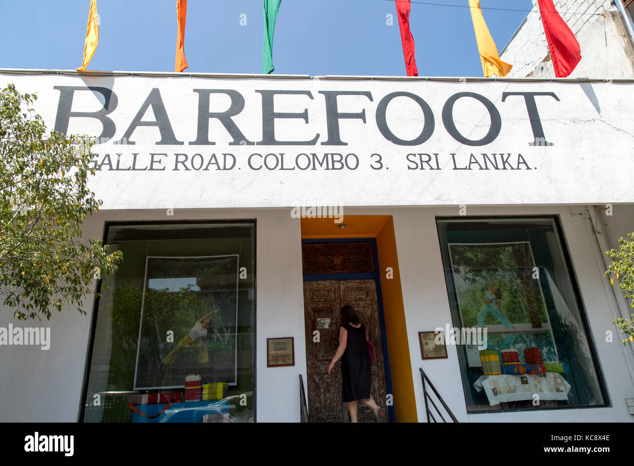 Barefoot textile shop -Fotos und -Bildmaterial in hoher Auflösung – Alamy