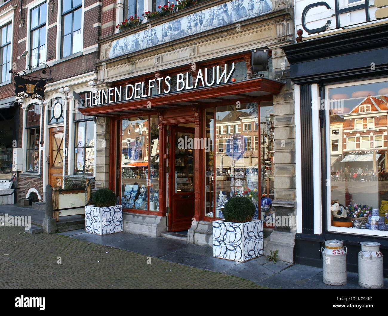 Delfter shop Catering für Touristen auf dem zentralen Marktplatz in ...