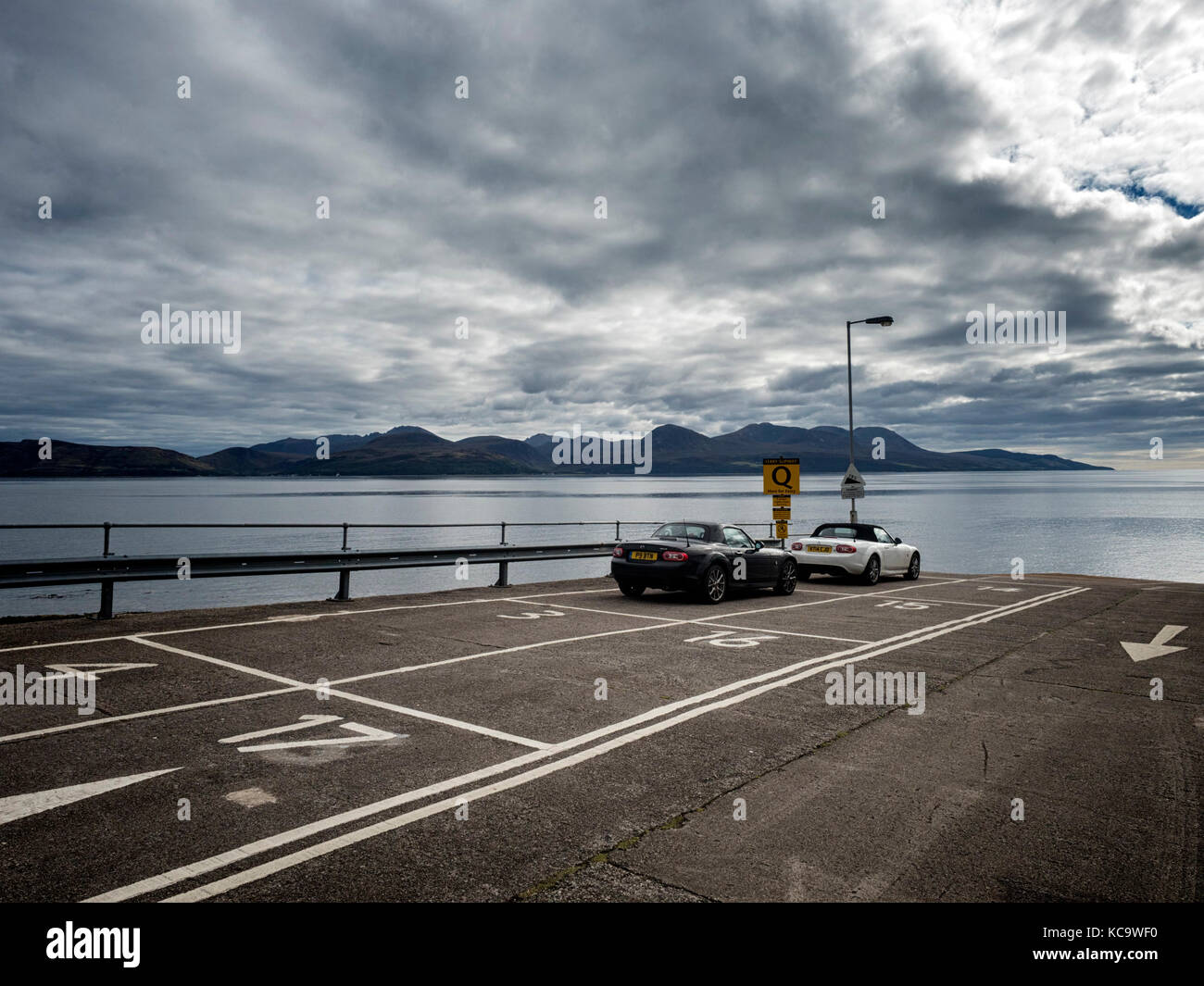 Claonaig lochranza ferry -Fotos und -Bildmaterial in hoher Auflösung ...