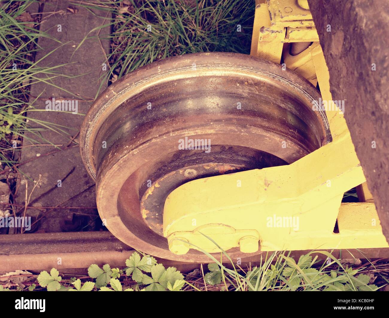 Cargo wagon wheel Aufenthalt auf rostigen Eisenbahn. alten ...