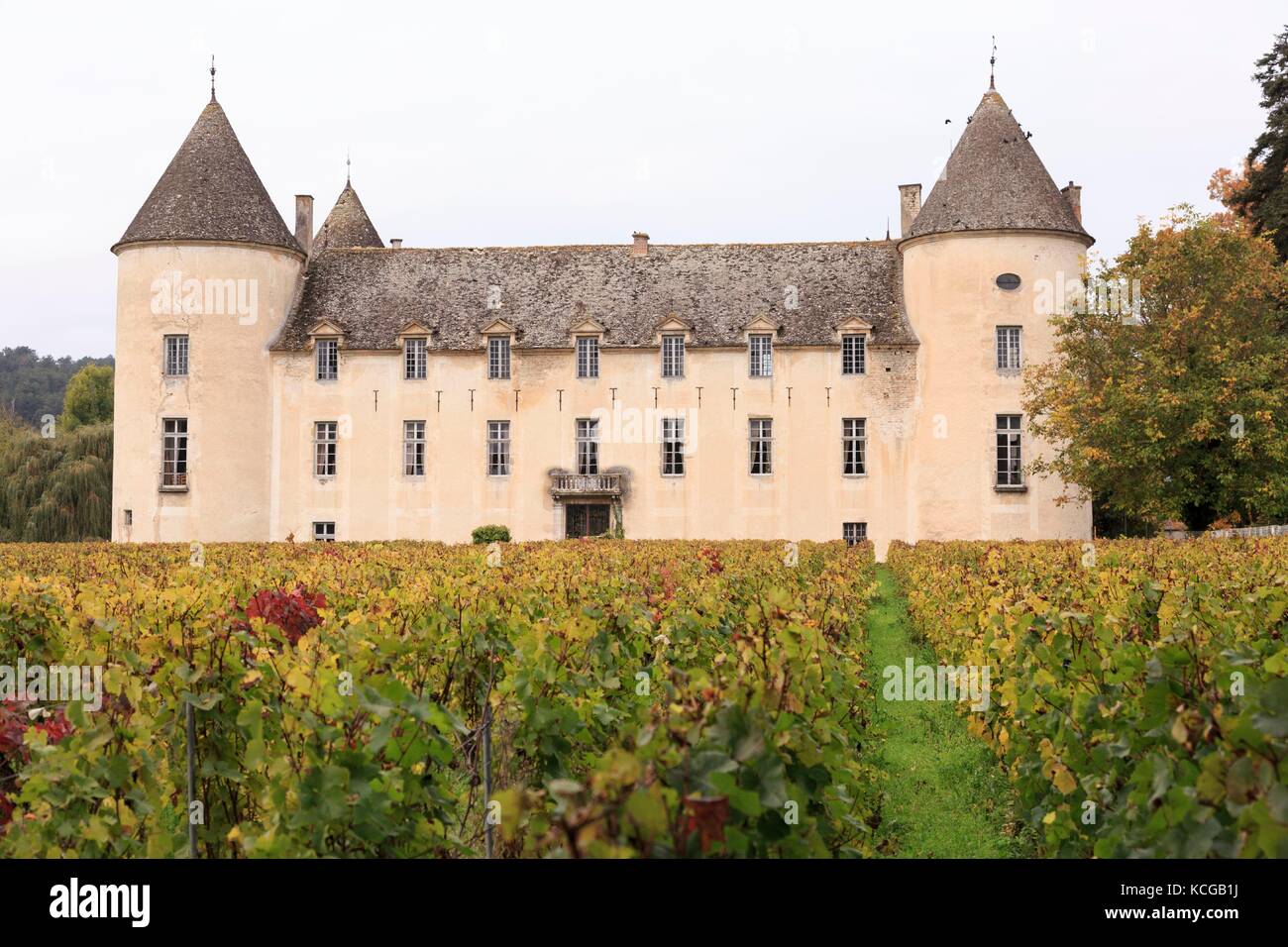 Savigny Les Beaune Castle Stockfotos und -bilder Kaufen - Alamy