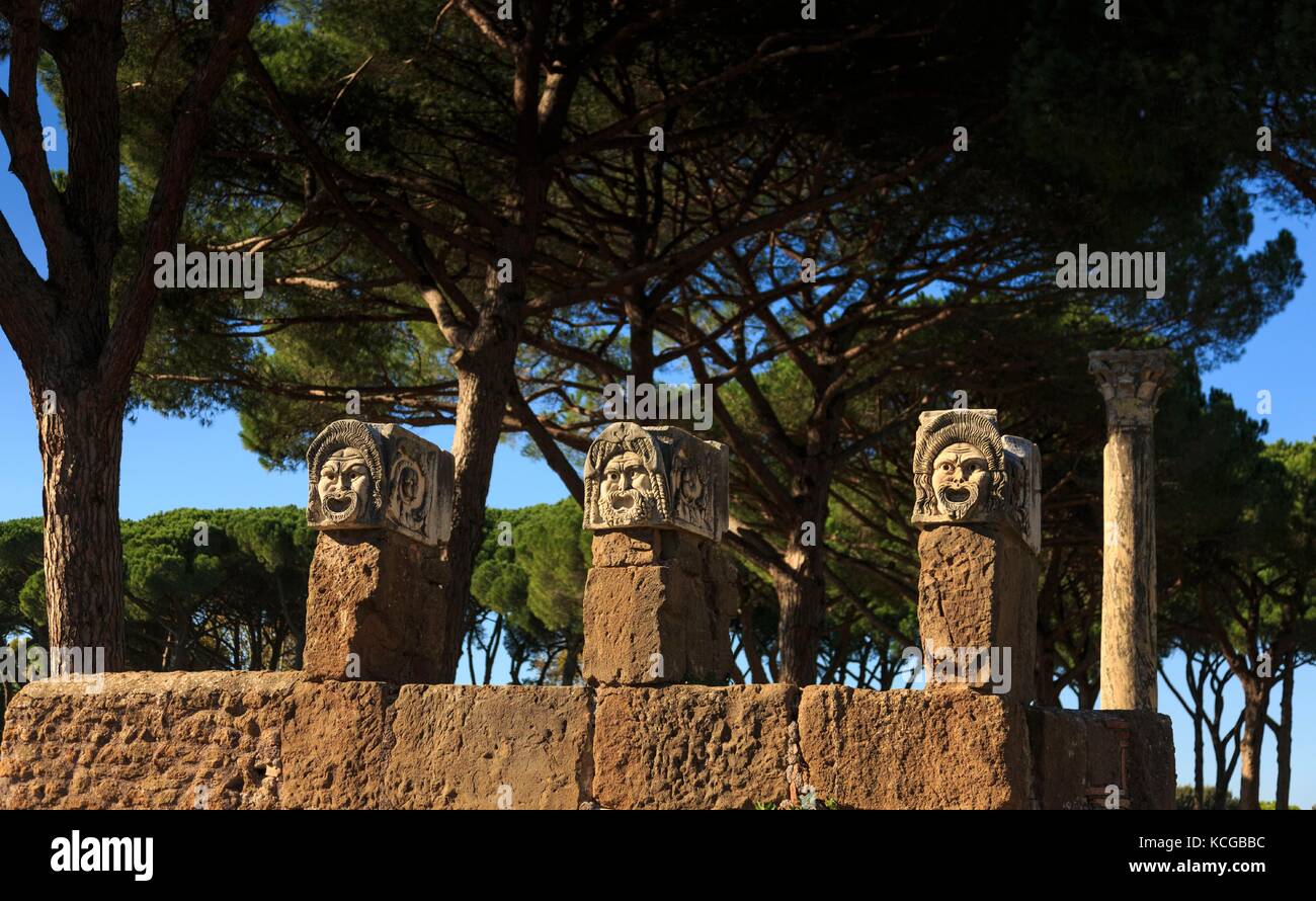 Antike römische theater maske -Fotos und -Bildmaterial in hoher ...