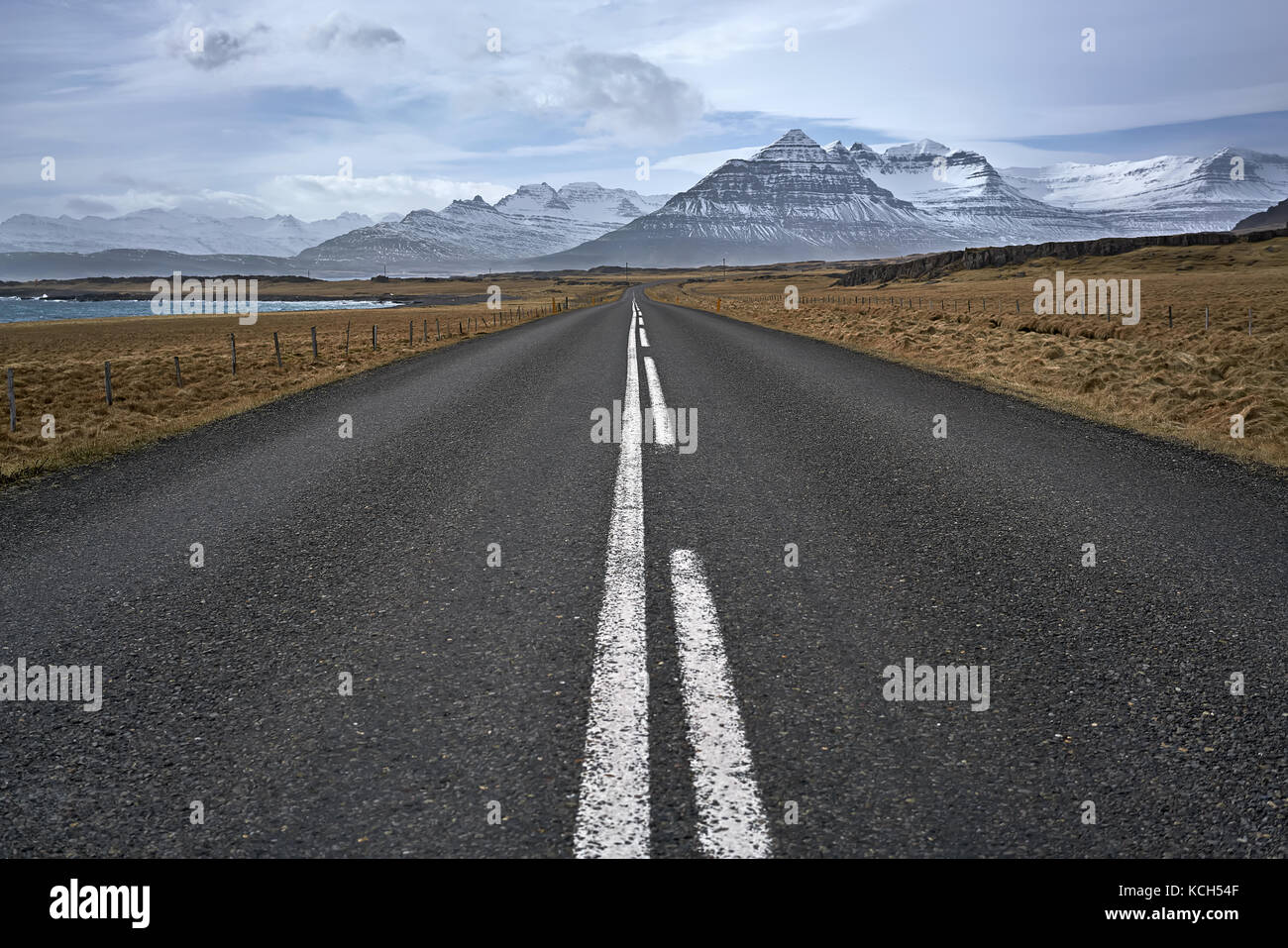 Schnee Fahrbahn Stockfotos und -bilder Kaufen - Alamy