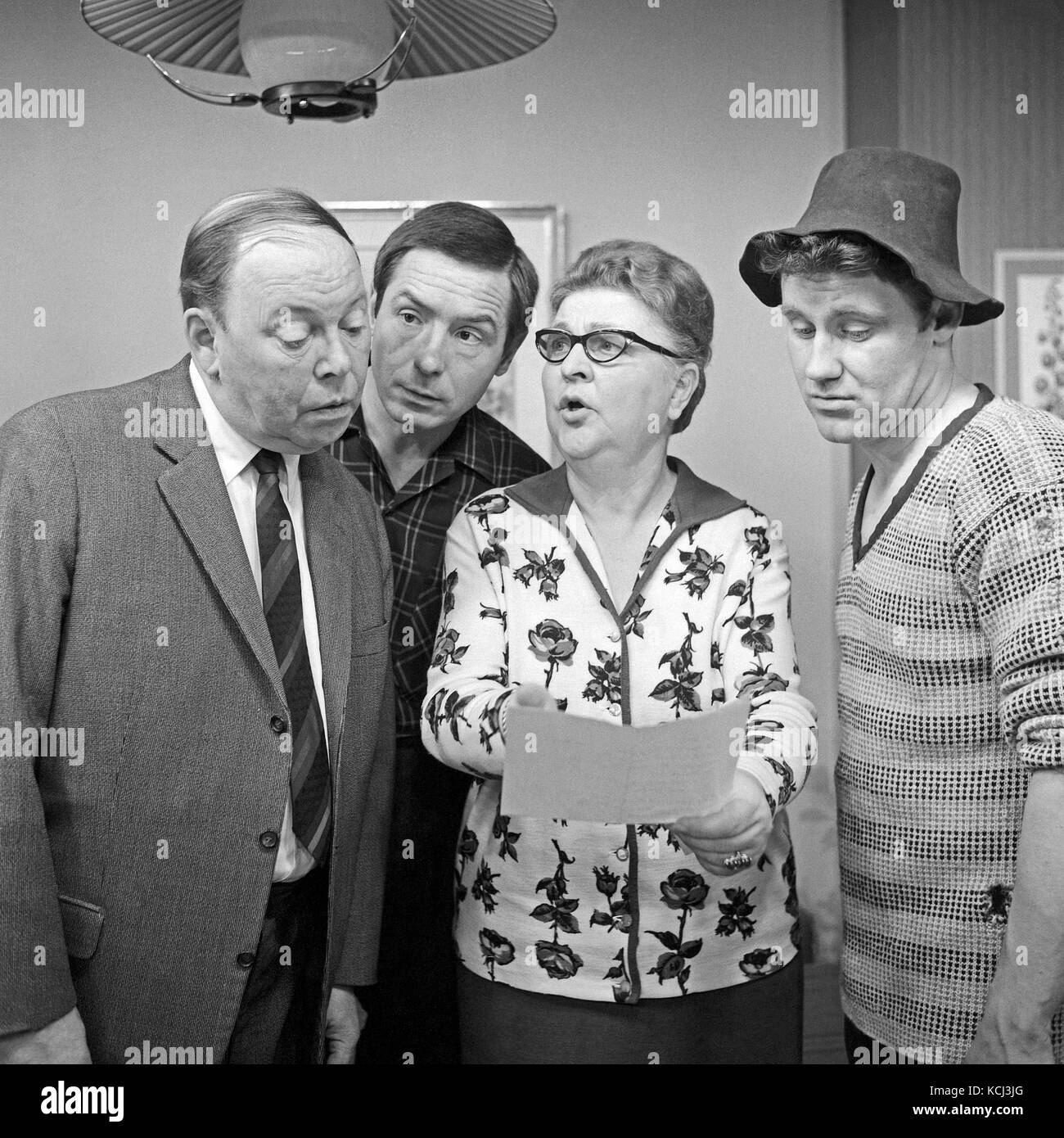 Hamburg theatre Schwarzweiß-Stockfotos und -bilder - Alamy