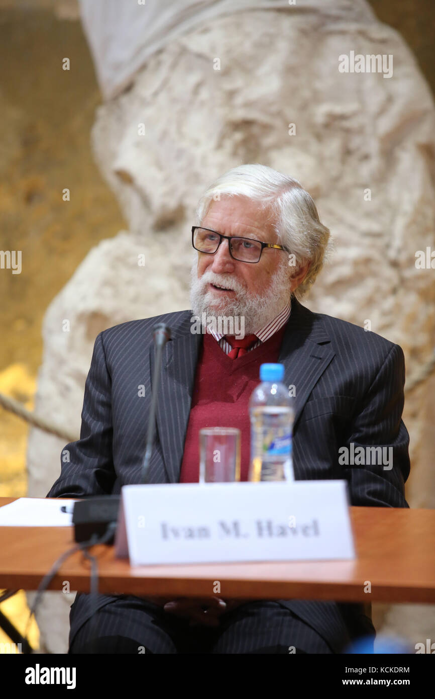 Iwan havel -Fotos und -Bildmaterial in hoher Auflösung – Alamy