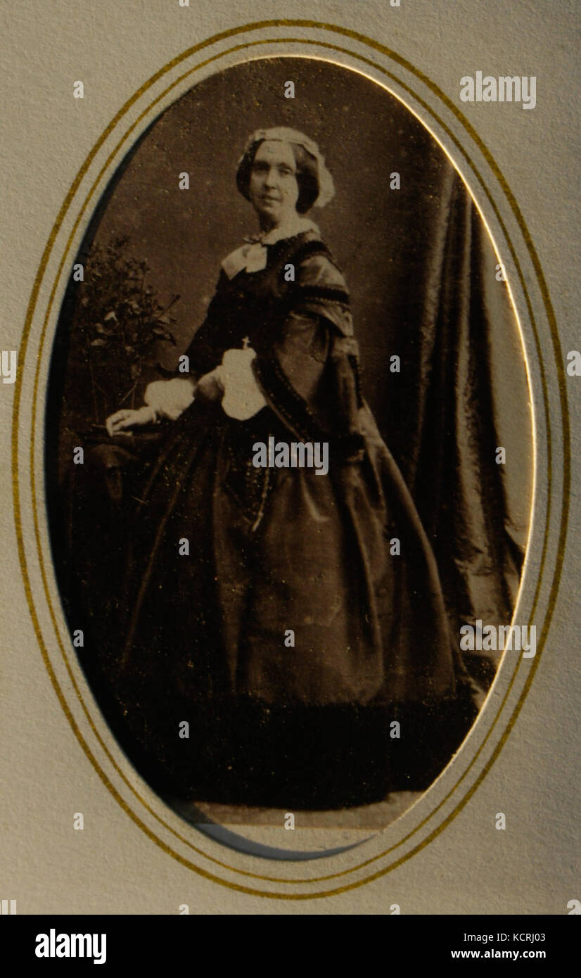 Carte de visite von Frau Suon Challoner, aka Henrietta Emma Helena de ...