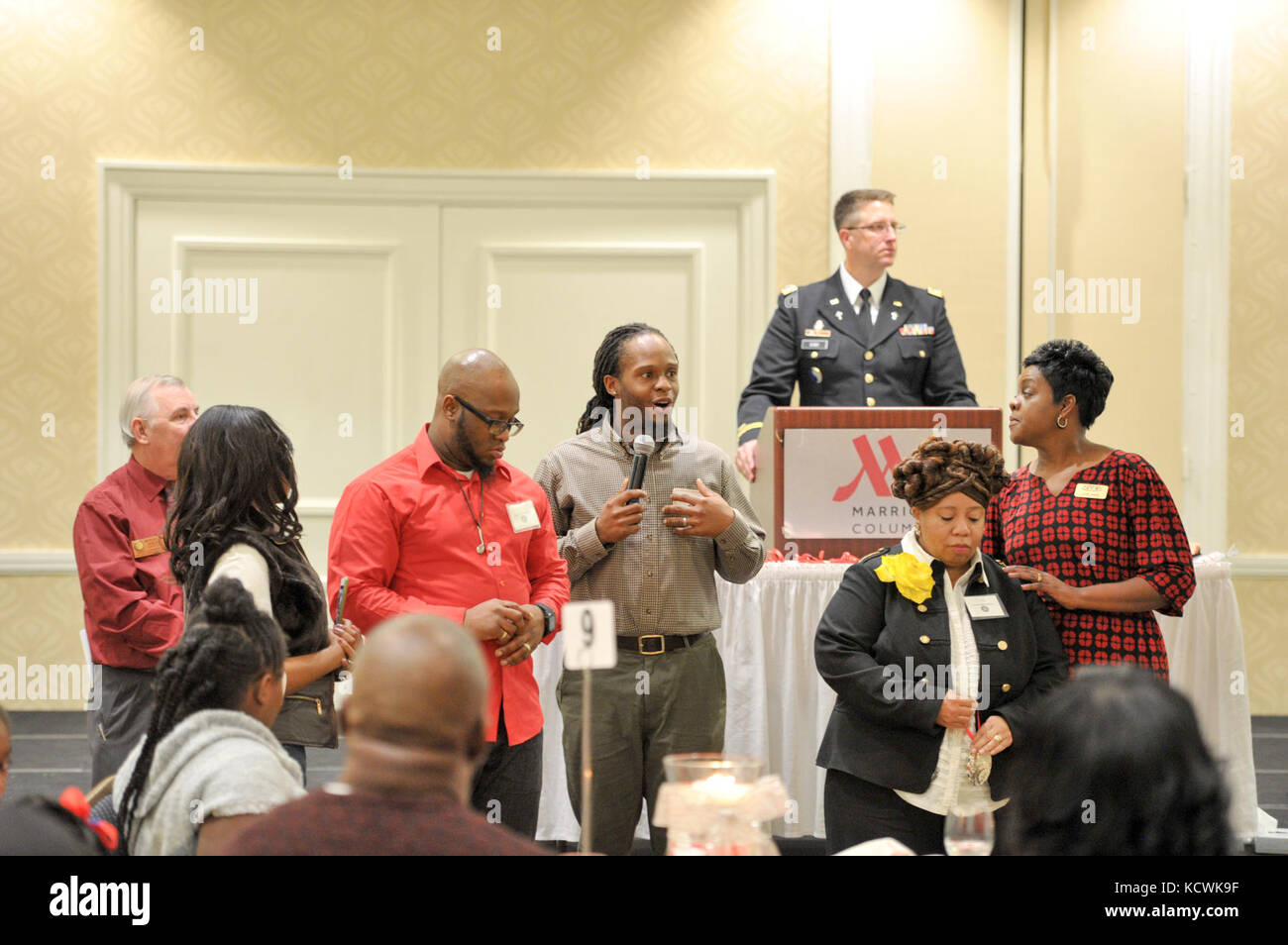 Survivor Outreach Services erinnern an das gefallene Weihnachtsereignis ...