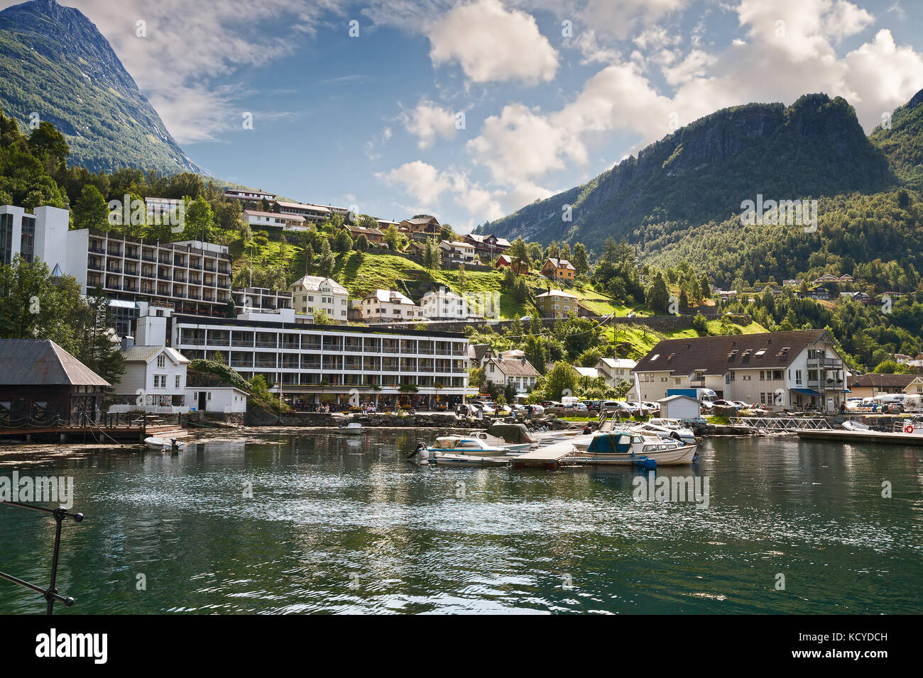 Geiranger Stadt an den Ufern der Geirangerfjord, Norwegen ...