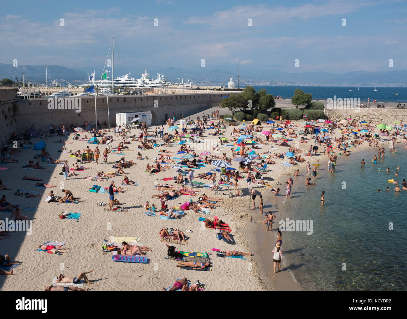 France Beach Sunbathing Stockfotos & France Beach Sunbathing Bilder - Alamy