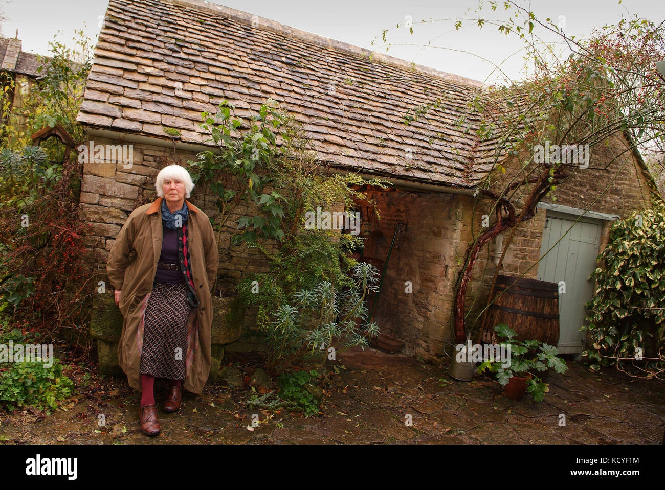 Maria scharf und ihr Gartenhaus Stockfotografie - Alamy