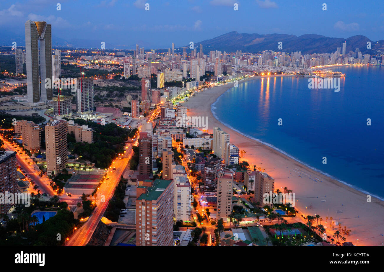Benidorm bei Nacht. Alicante, Spanien Stockfotografie - Alamy