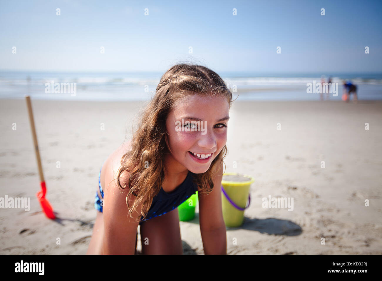 Mädchen 10 12 jahre bikini -Fotos und -Bildmaterial in hoher Auflösung – Alamy