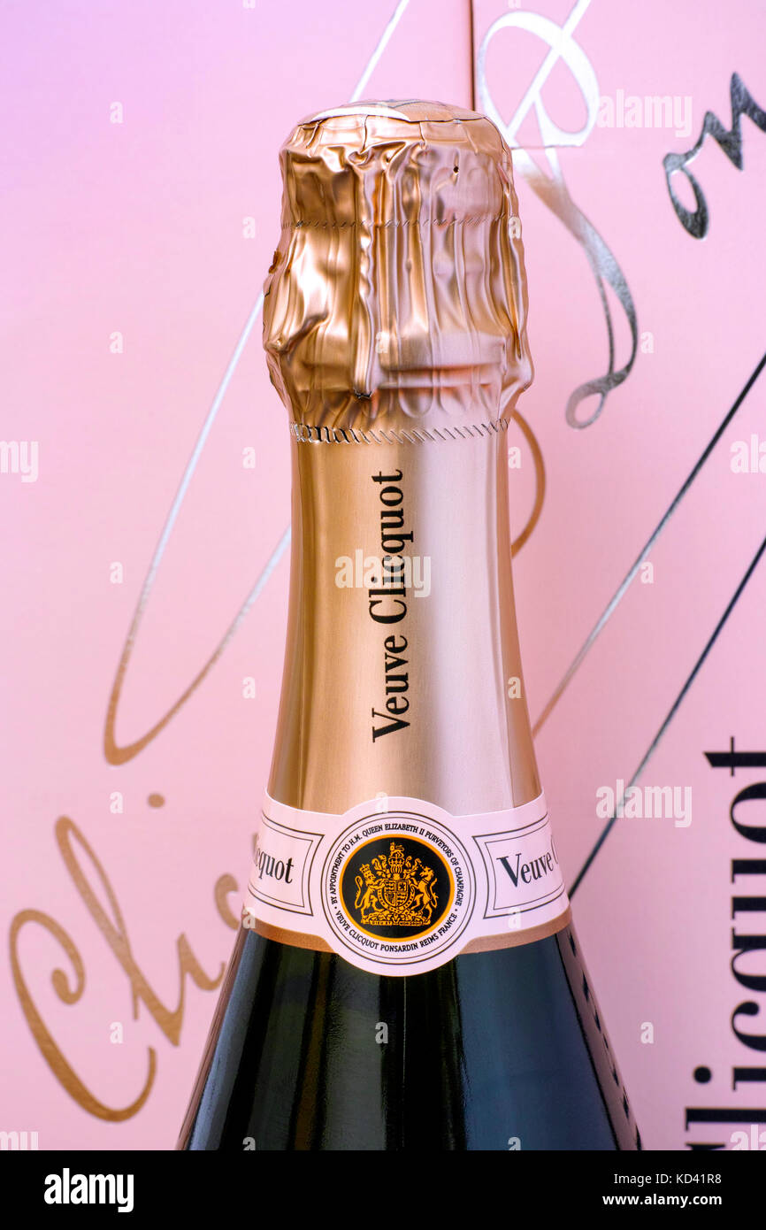 Rose flasche -Fotos und -Bildmaterial in hoher Auflösung – Alamy