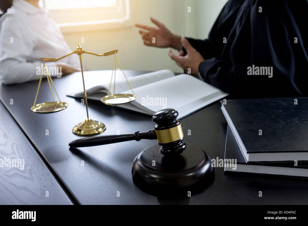 Defendant Court Judge Stockfotos und -bilder Kaufen - Alamy