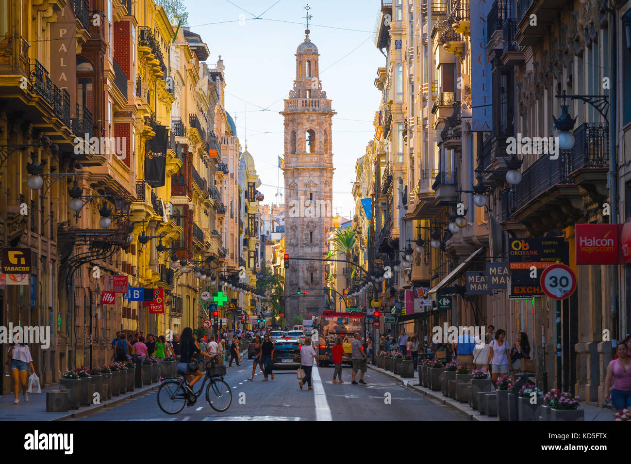 Valencia Spanien Stadt, Blick entlang der Calle de la Paz in Richtung ...