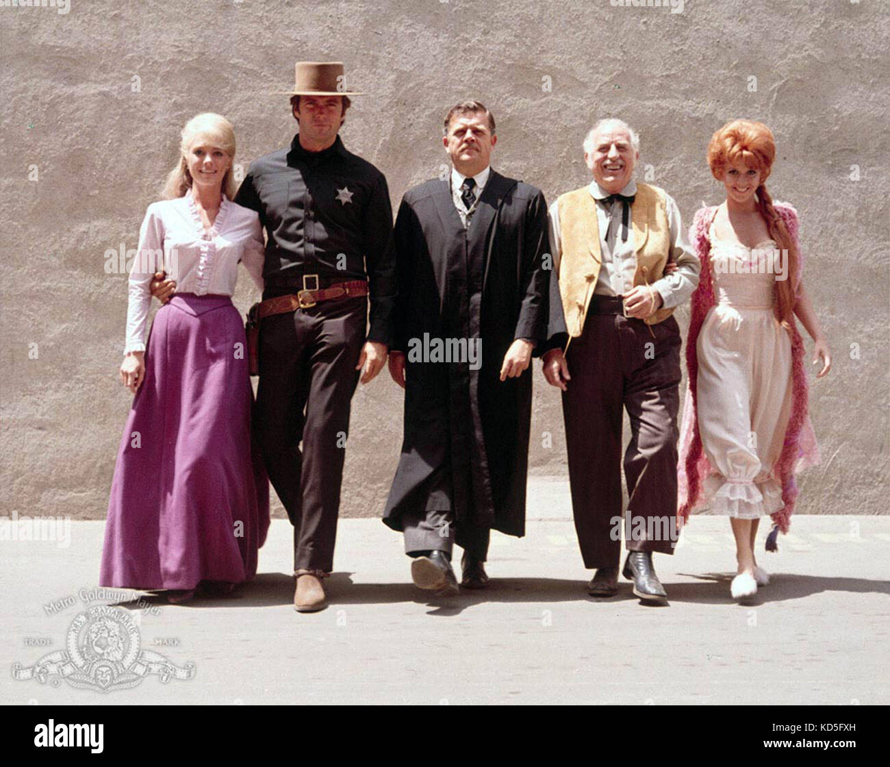 HANG 'EM HIGH (1968) INGER STEVENS CLINT EASTWOOD PAT HINGLE ED BEGLEY ...