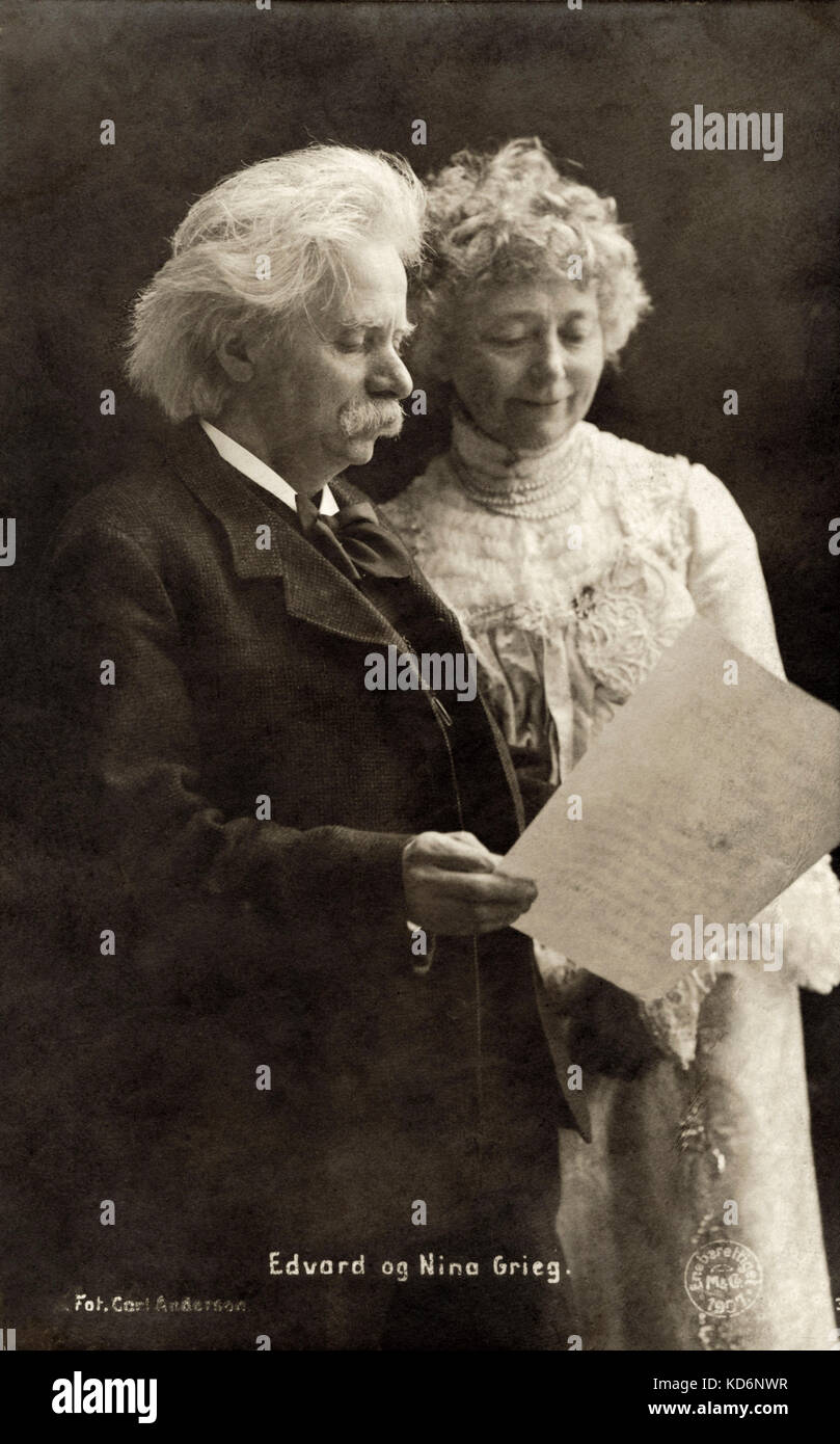 Edvard Grieg und Nina - Porträt des norwegischen Komponisten Holding ...