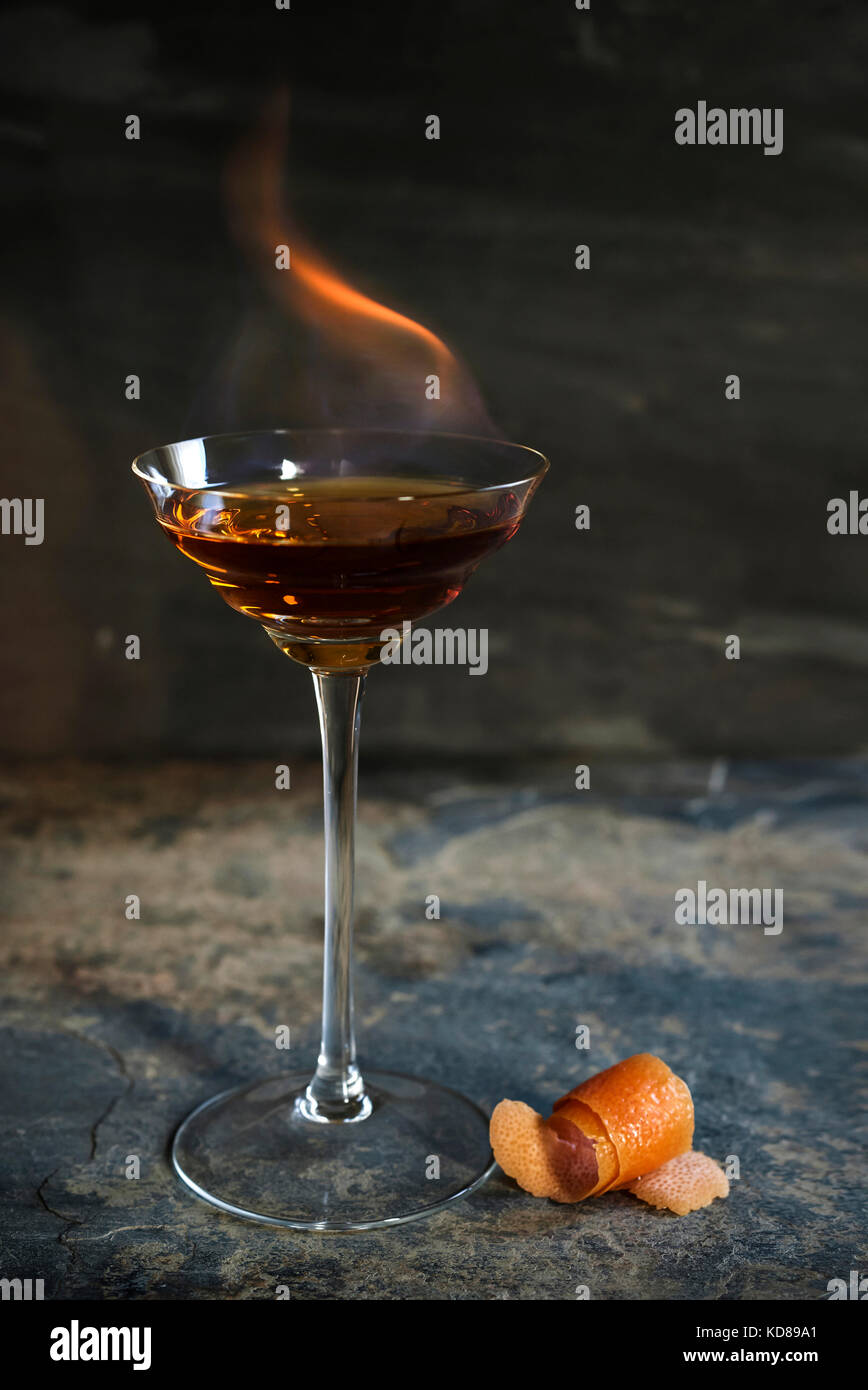 Brandy glass flame -Fotos und -Bildmaterial in hoher Auflösung – Alamy