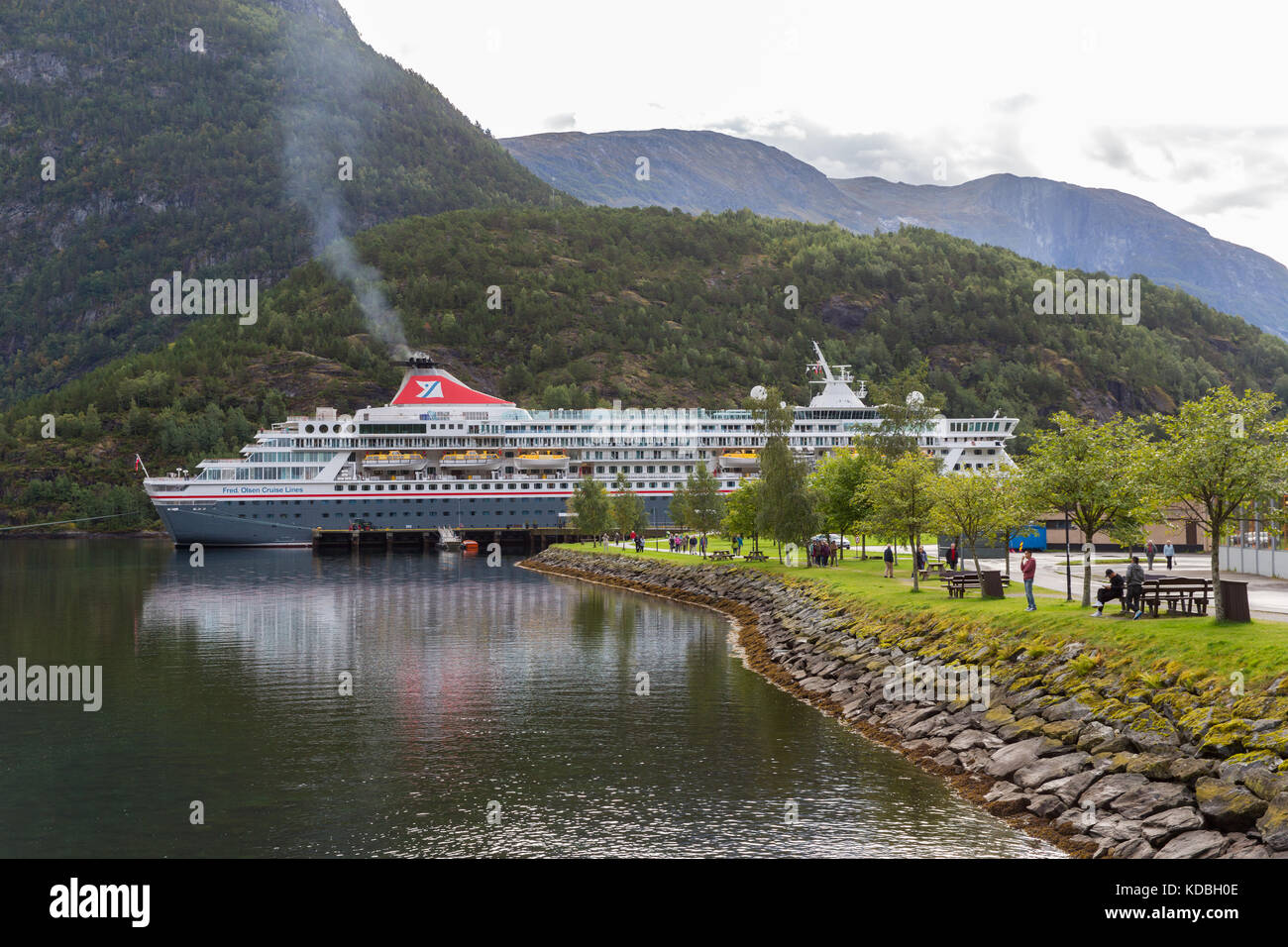 Die Fred Olsen Cruise Liner, MS Balmoral in Hellesylt, Sunnylvsfjord in ...
