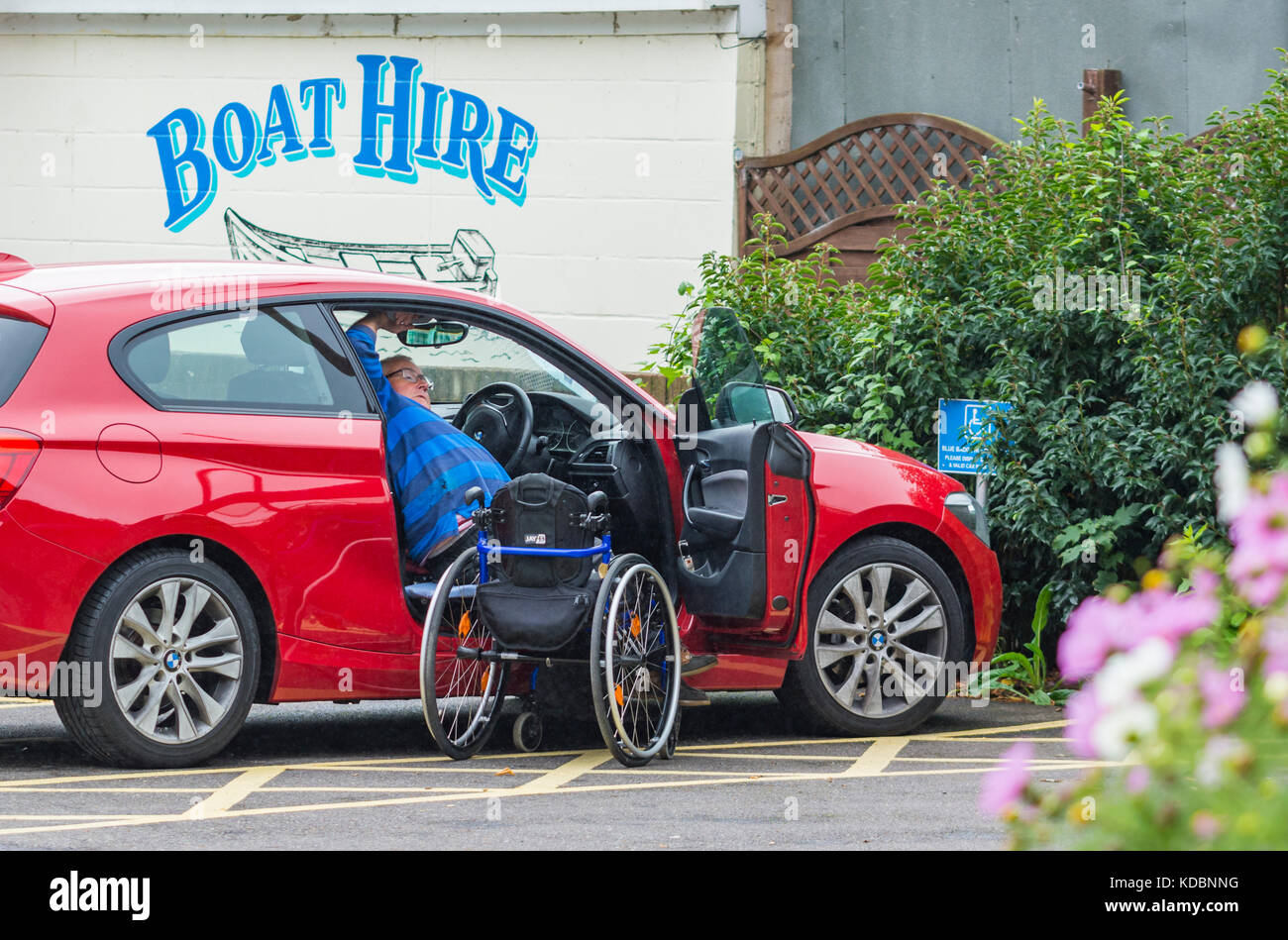 Behinderten mann -Fotos und -Bildmaterial in hoher Auflösung – Alamy