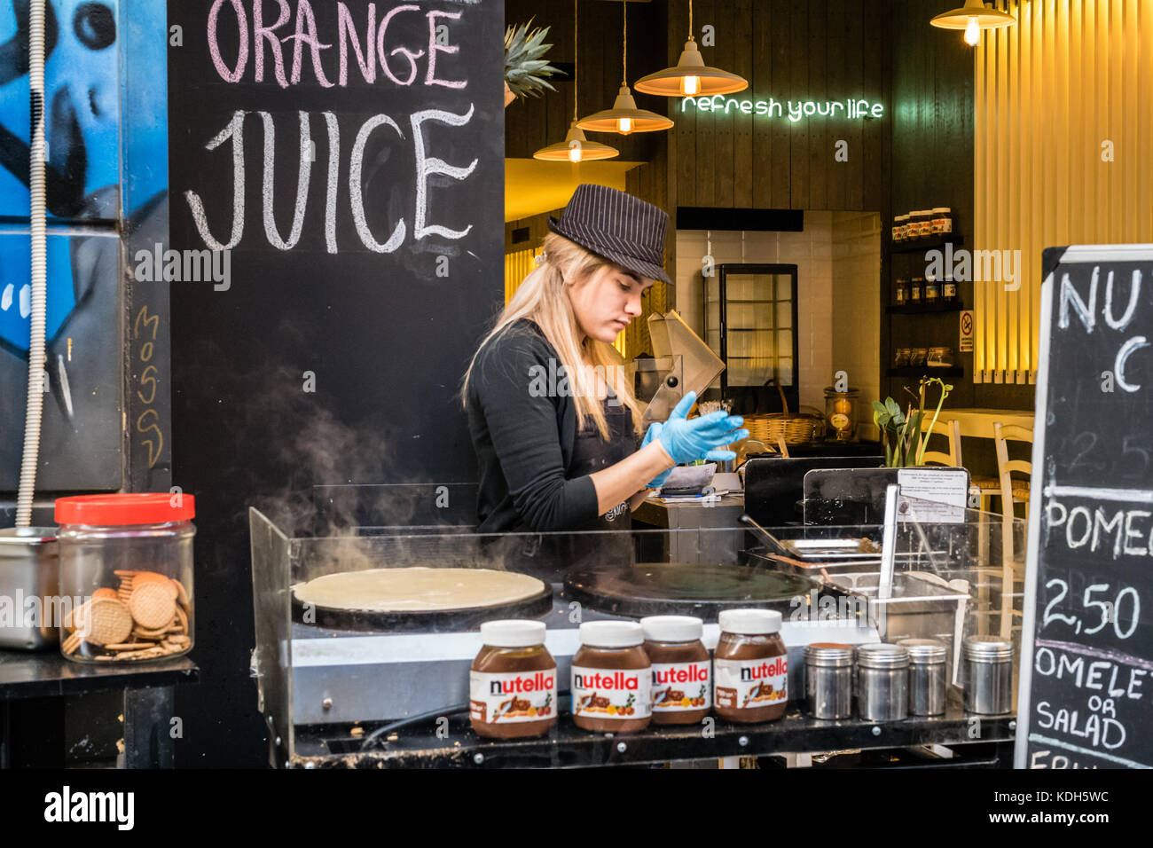 Krepp koch -Fotos und -Bildmaterial in hoher Auflösung – Alamy