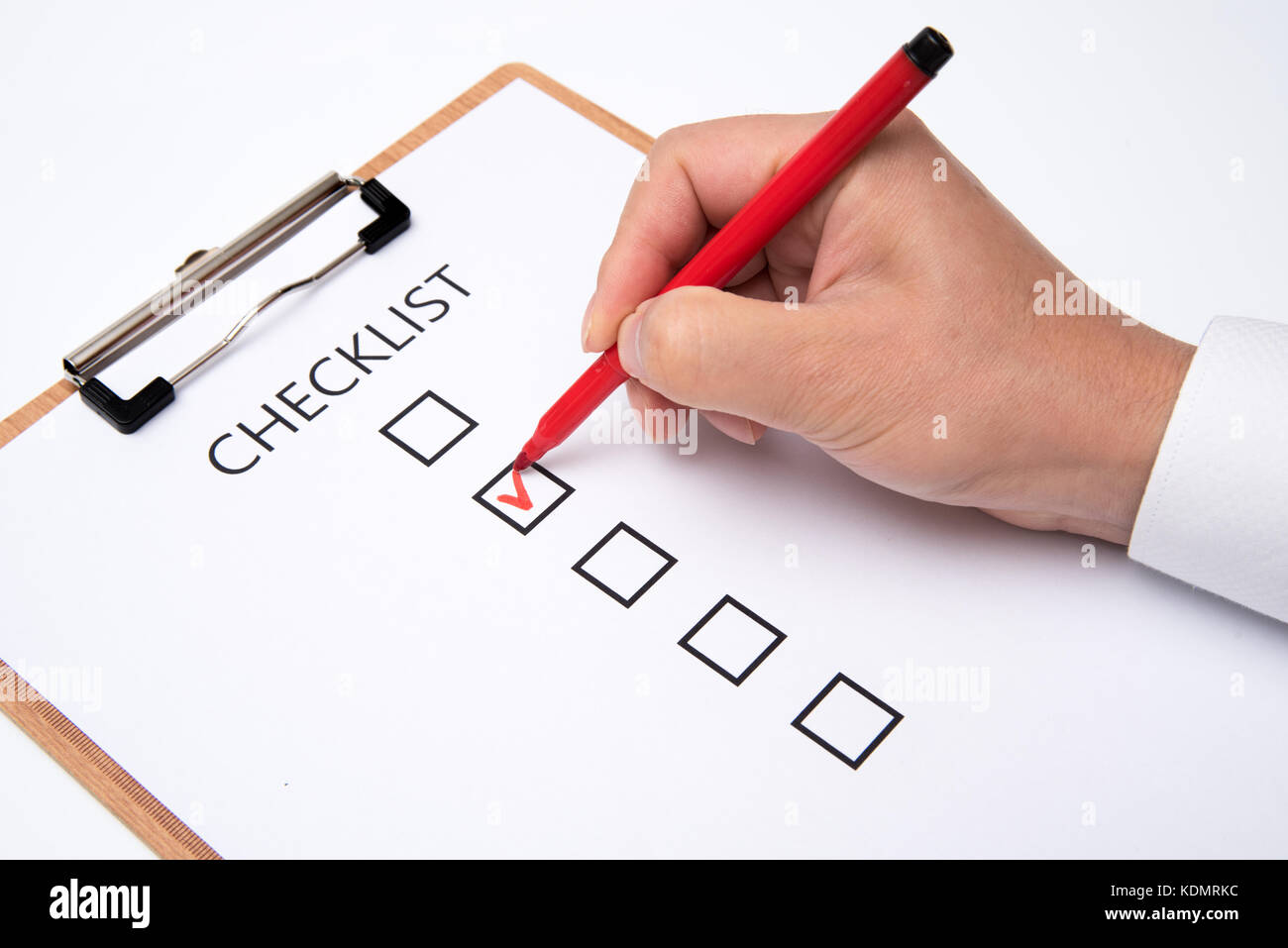 Checkliste auf weißem Papier Stockfotografie - Alamy