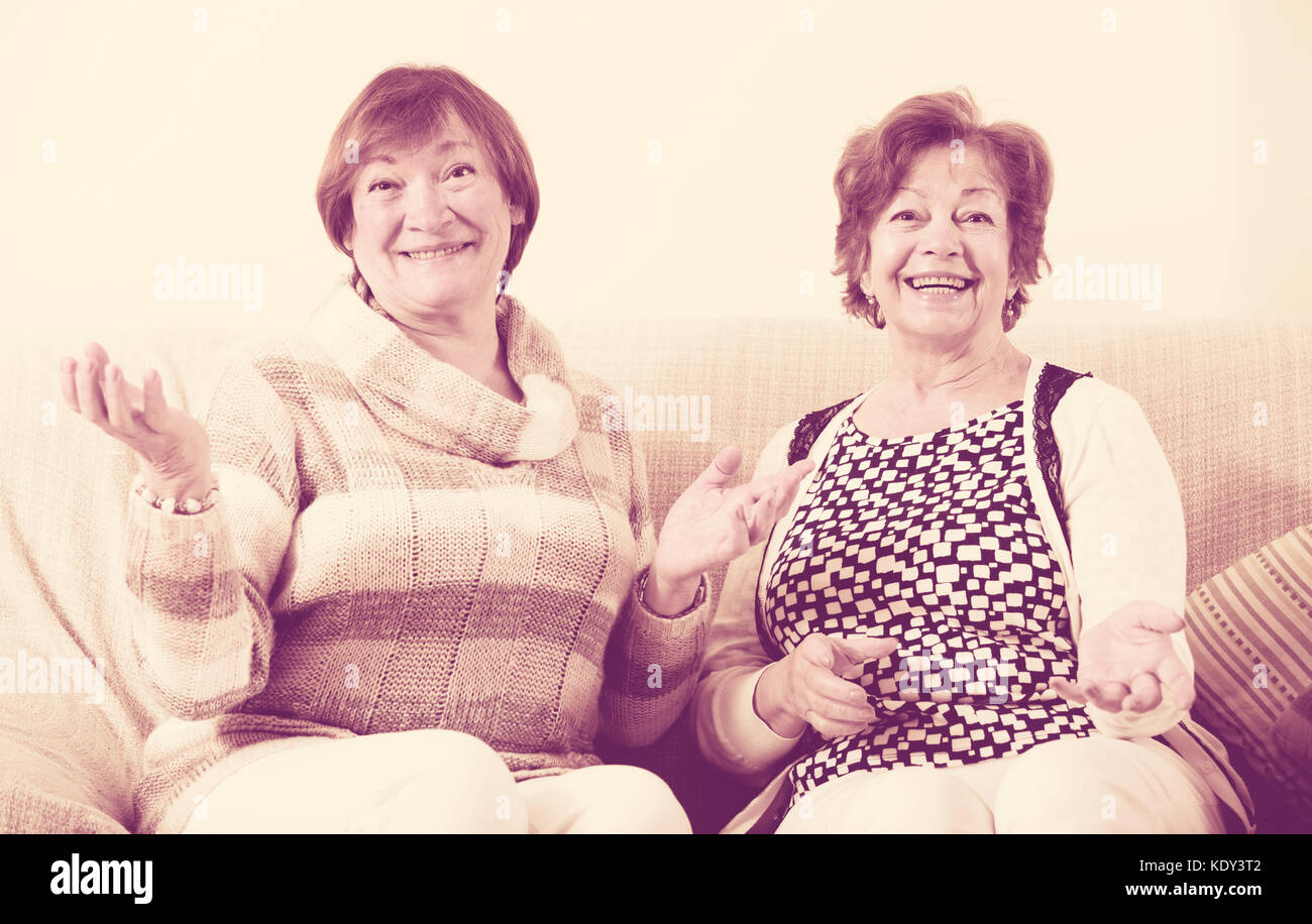 Mehrere rentner -Fotos und -Bildmaterial in hoher Auflösung – Alamy