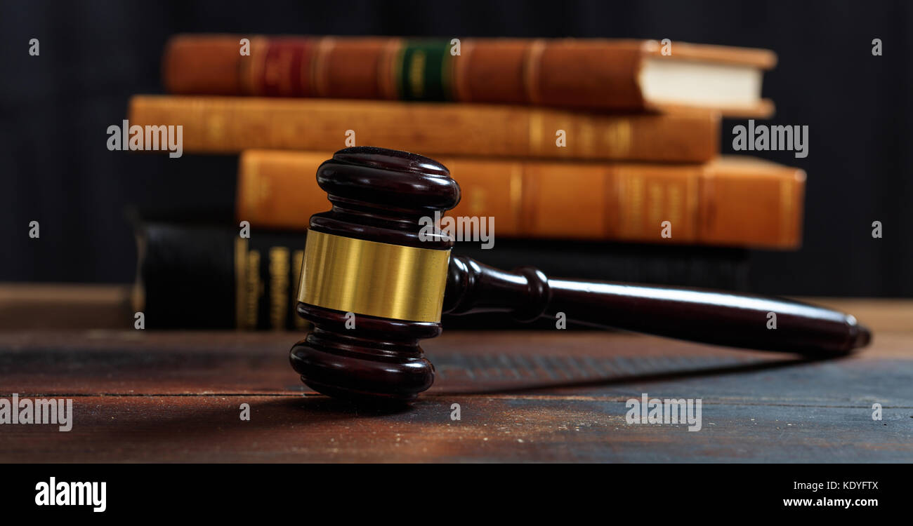 Gesetz hammer -Fotos und -Bildmaterial in hoher Auflösung – Alamy