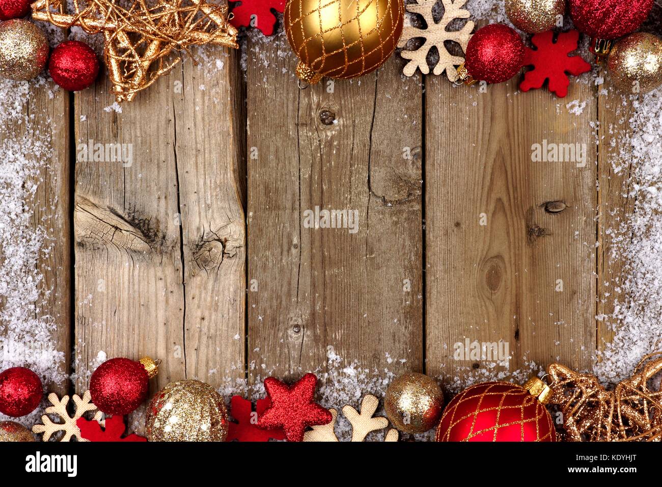 Rot und gold Weihnachtsverzierung doppelten Umrandung mit Schnee Rahmen ...