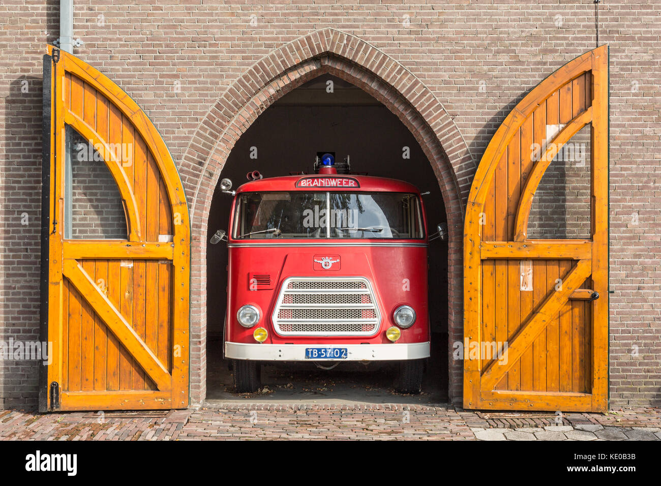 Klassisches altes feuerwehrauto -Fotos und -Bildmaterial in hoher ...