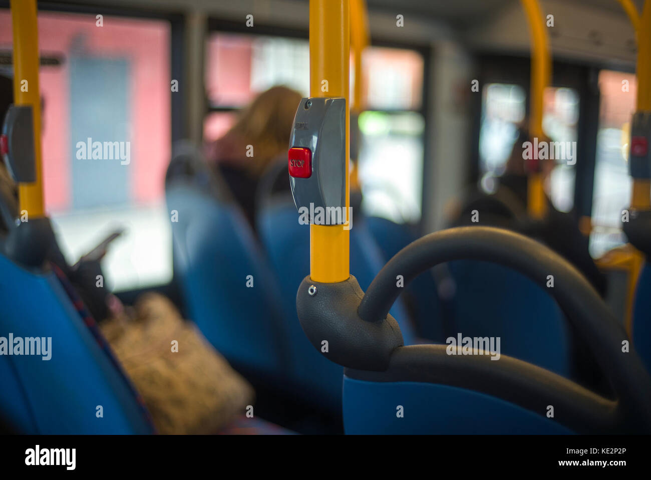 Bus stop bell -Fotos und -Bildmaterial in hoher Auflösung – Alamy