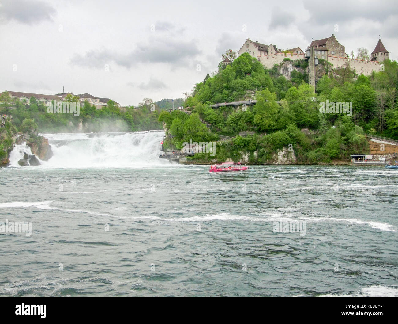 Rheinfall in Neuhausen am Rheinfall bei Schaffhausen in der Schweiz ...