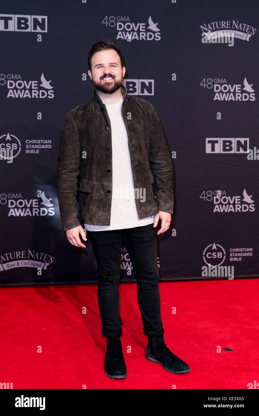 Nashville, Tennessee, USA. 17 Okt, 2017. cody Carnes auf dem roten ...