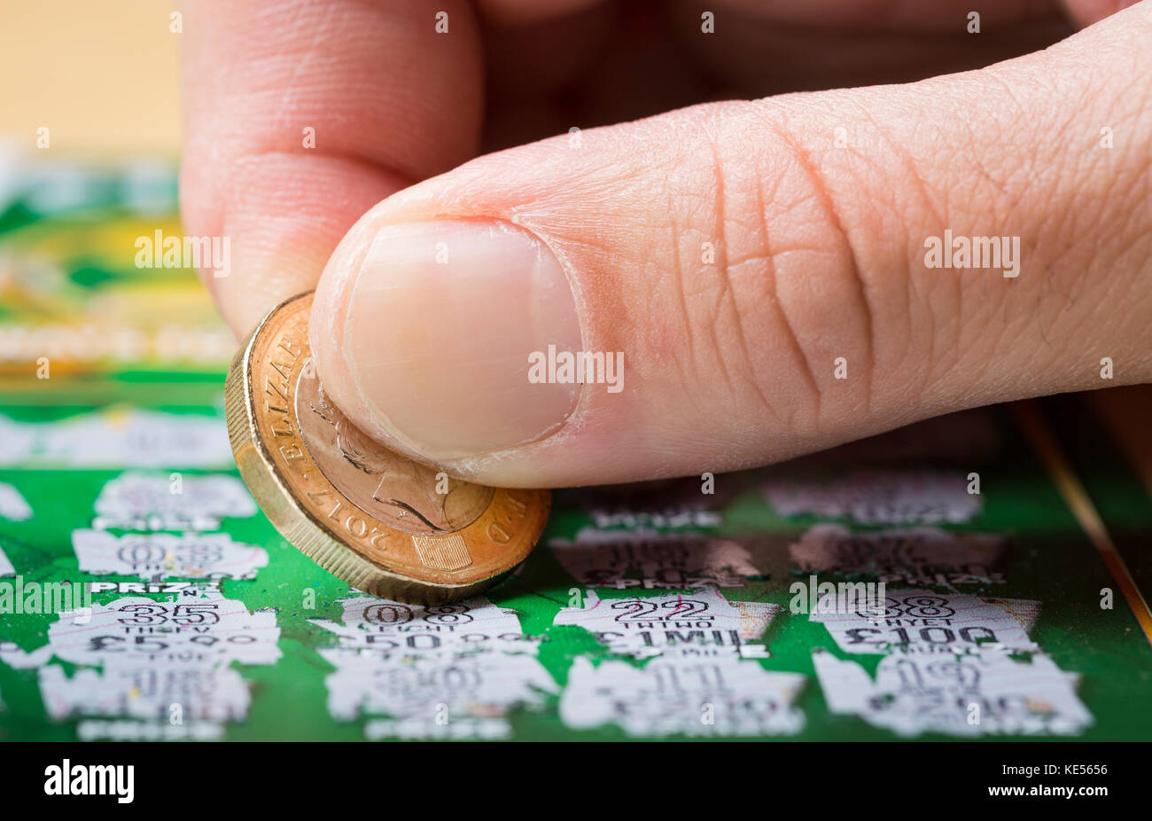 Scratch card -Fotos und -Bildmaterial in hoher Auflösung – Alamy