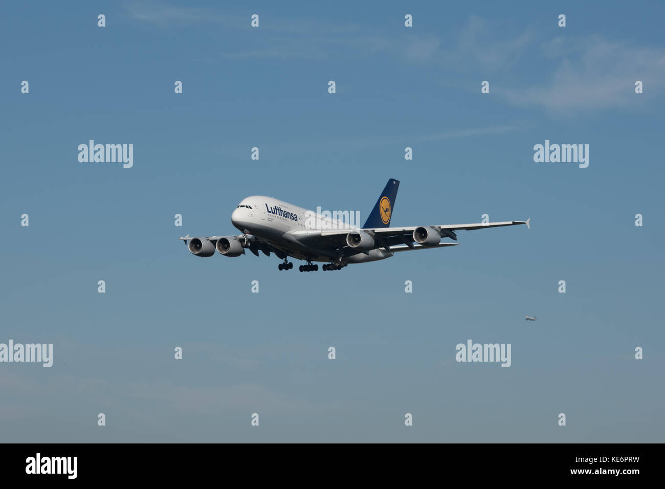 Lufthansa a380 cockpit -Fotos und -Bildmaterial in hoher Auflösung – Alamy