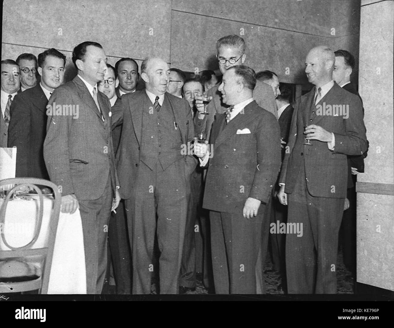 Rente abschied kollegen -Fotos und -Bildmaterial in hoher Auflösung – Alamy