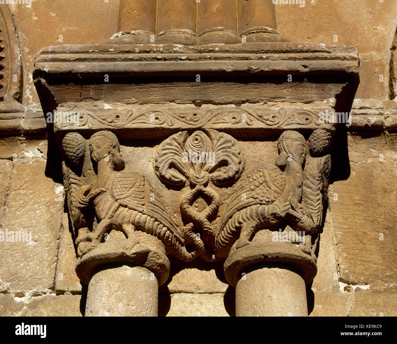 Romanische skulptur -Fotos und -Bildmaterial in hoher Auflösung – Alamy
