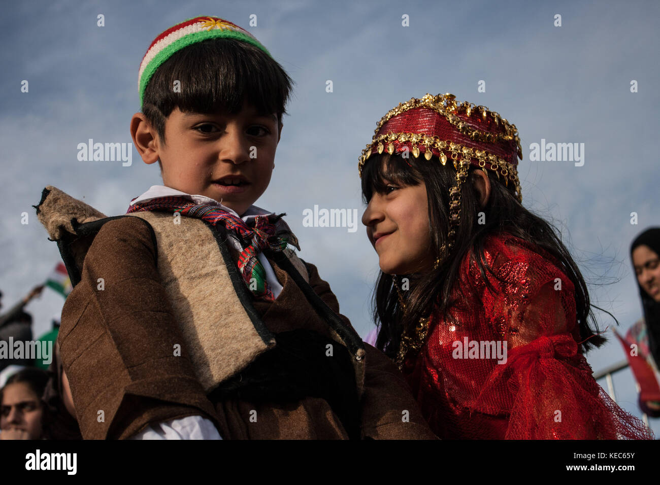 Kurds wearing traditional clothes -Fotos und -Bildmaterial in hoher ...