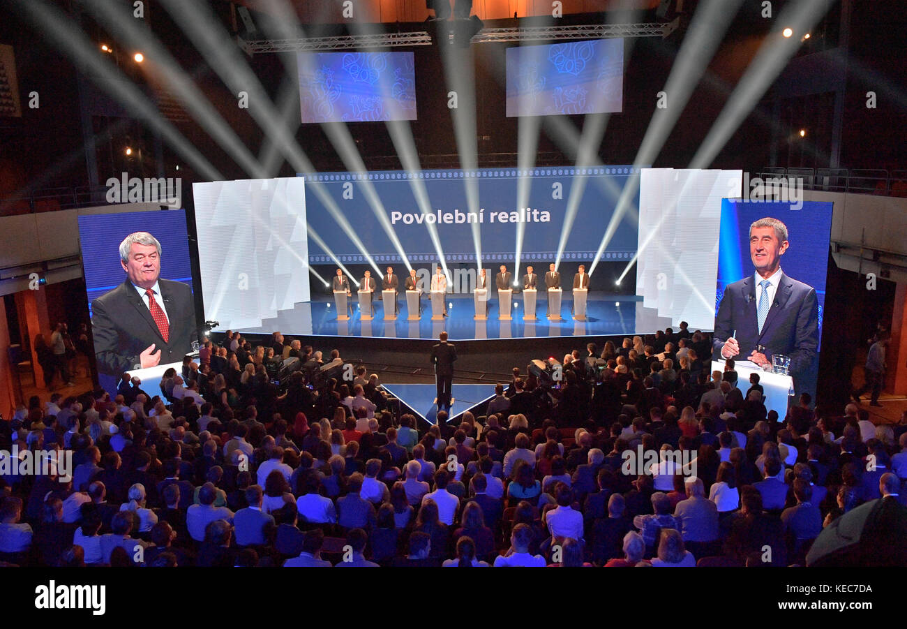 Prag, Tschechische Republik. Oktober 2017. Vaclav Moravec moderiert die ...