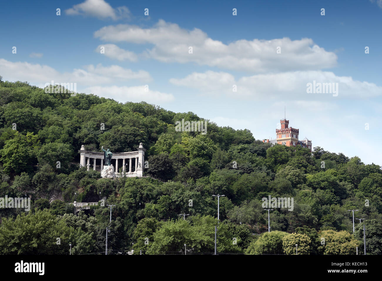 Heilige gellert statue -Fotos und -Bildmaterial in hoher Auflösung – Alamy