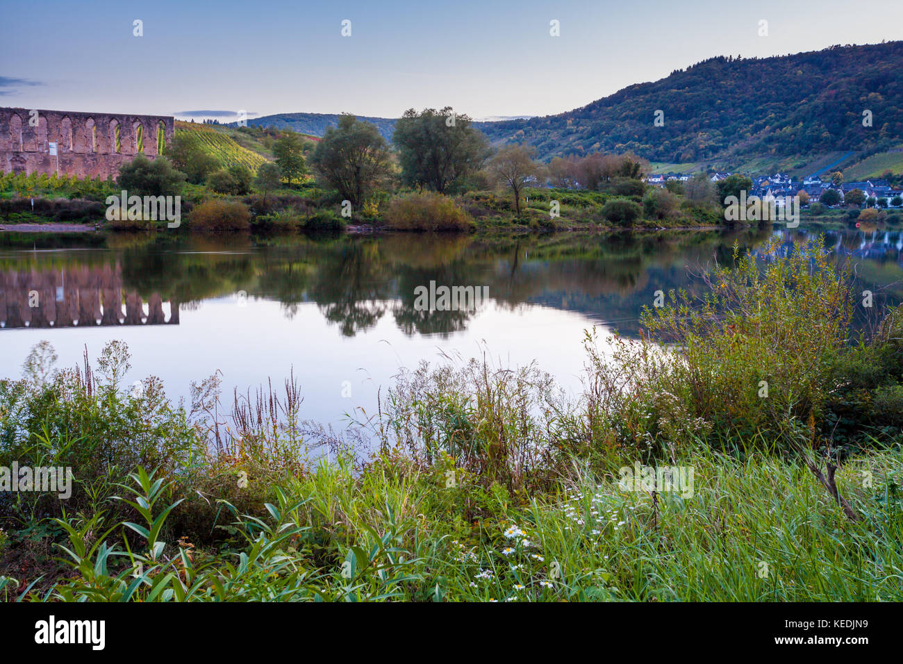 Abteiruinen stuben bei bremm -Fotos und -Bildmaterial in hoher ...