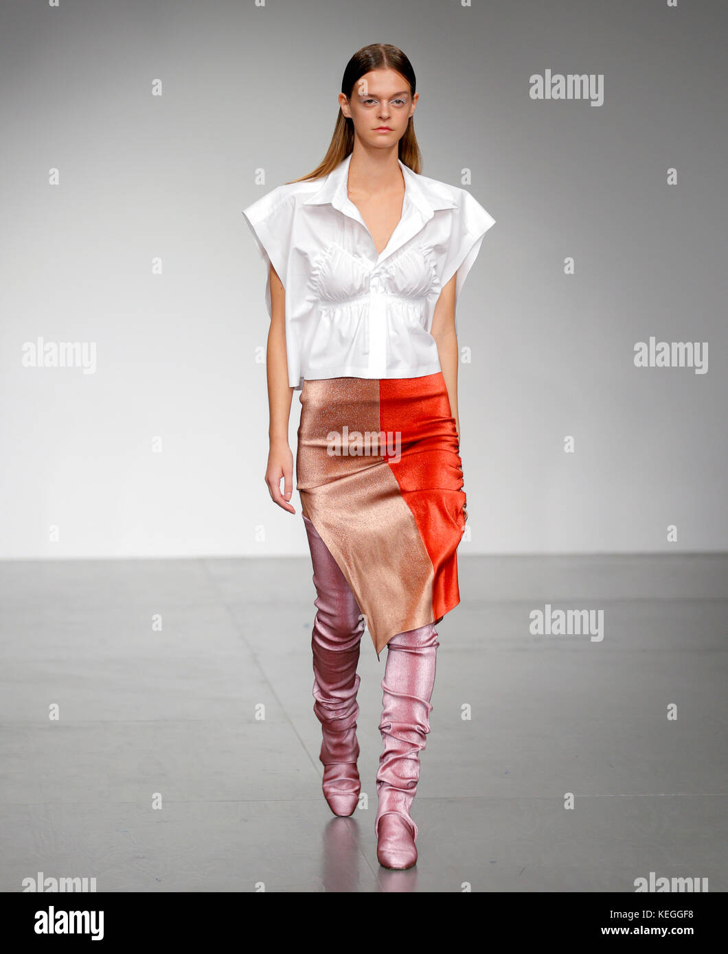 Deutsche Mode Stockfotos und -bilder Kaufen - Alamy