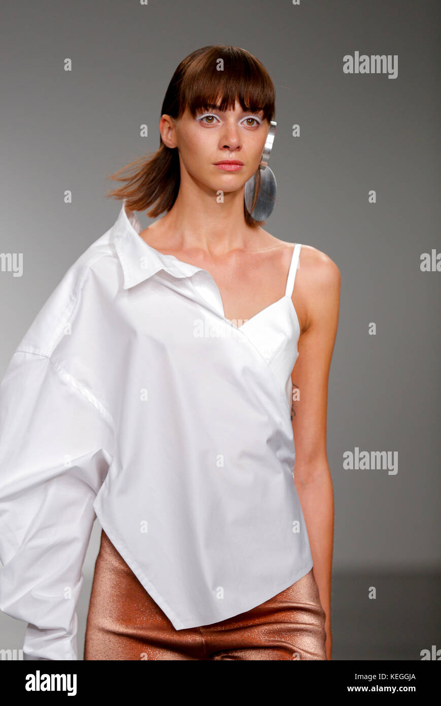 Der deutsche Designer Paula knorr Fashion Designer neue Kollektion ...