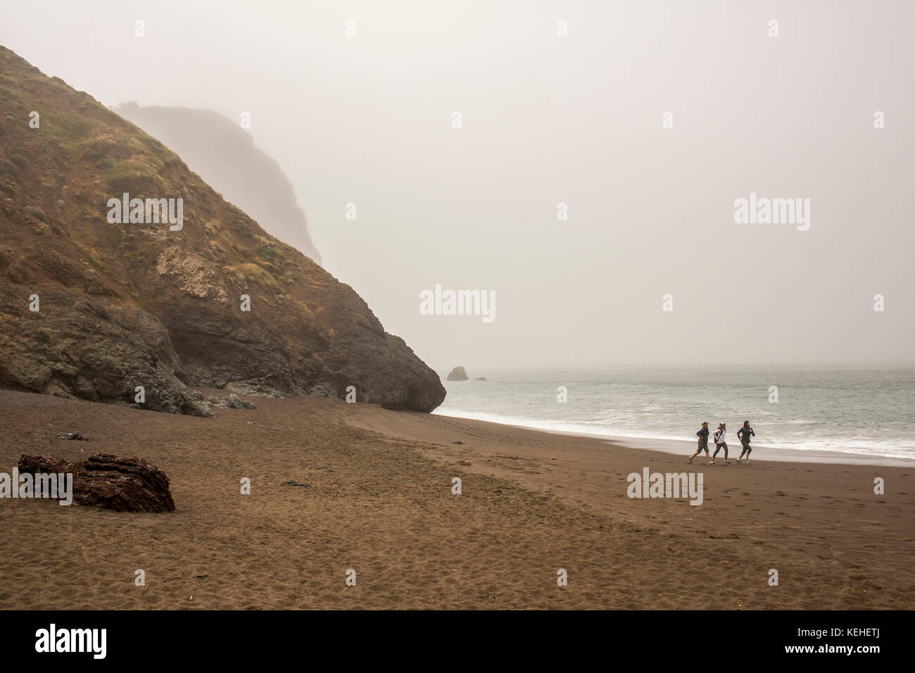 Distant people -Fotos und -Bildmaterial in hoher Auflösung – Alamy
