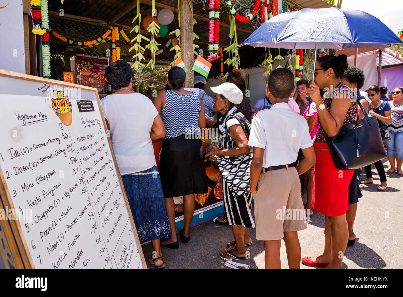 Topf mit essen -Fotos und -Bildmaterial in hoher Auflösung – Alamy