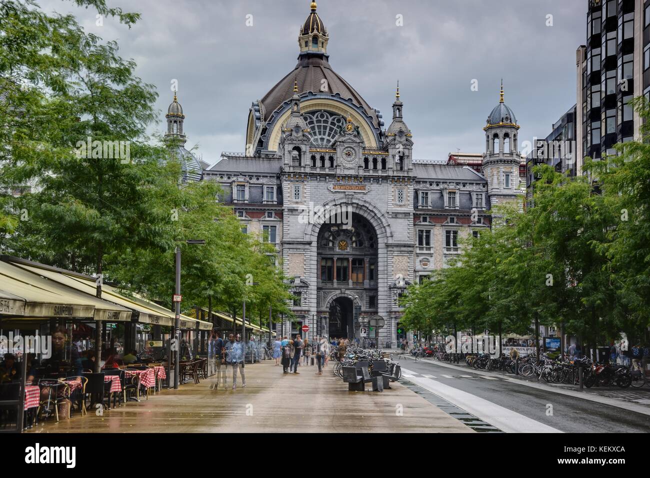 Bahnhof antwerpen centraal -Fotos und -Bildmaterial in hoher Auflösung ...