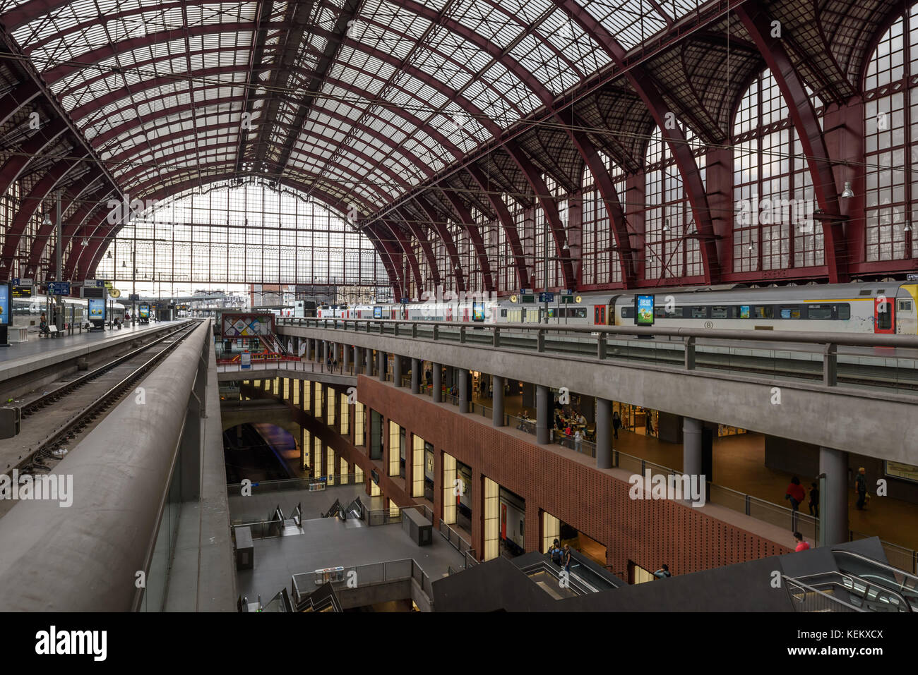 Bahnhof antwerpen centraal -Fotos und -Bildmaterial in hoher Auflösung ...